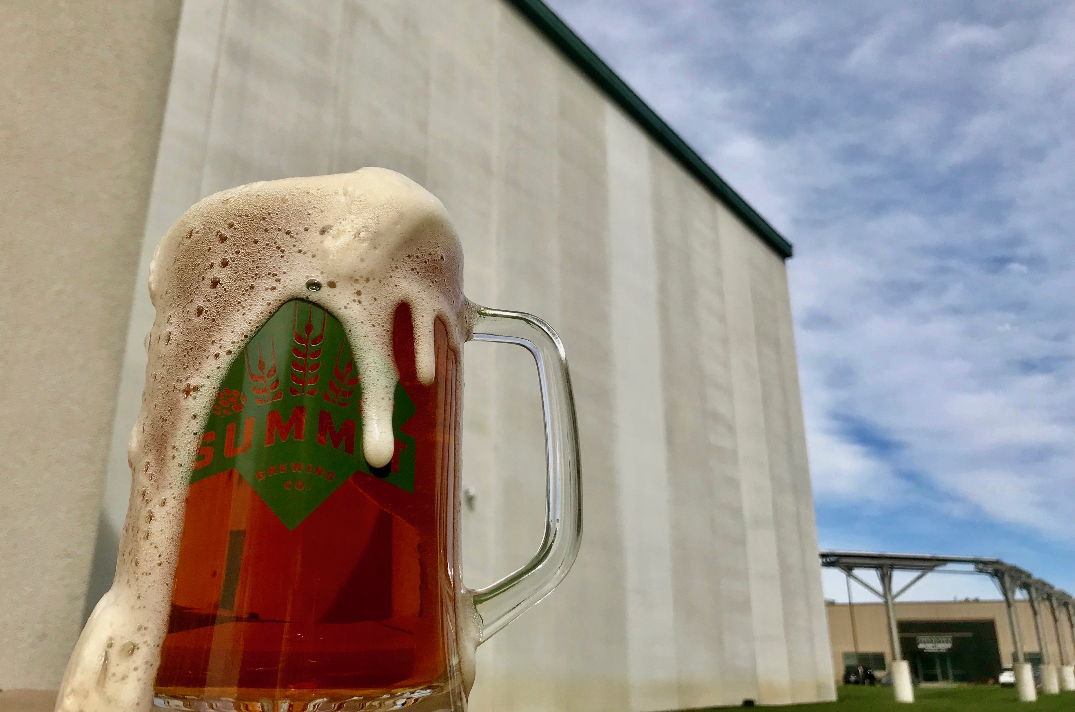 Summit Brewing Co. Breaks Down the Importance of Foam in Craft Beer